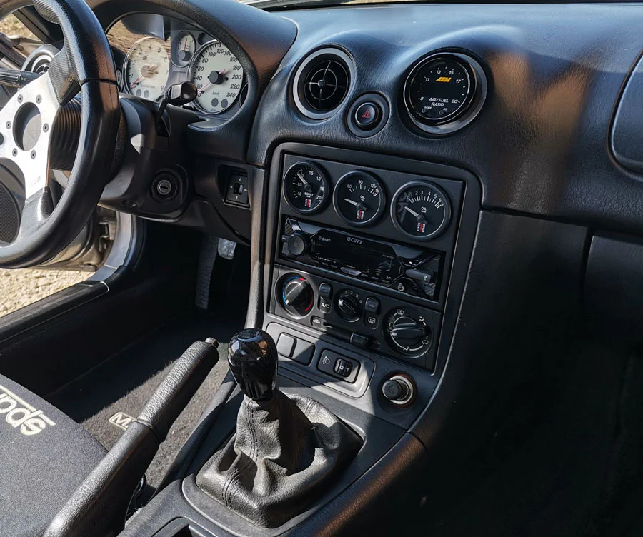 Customizable Miata NB Instrument Gauge Panel with 1-DIN Radio