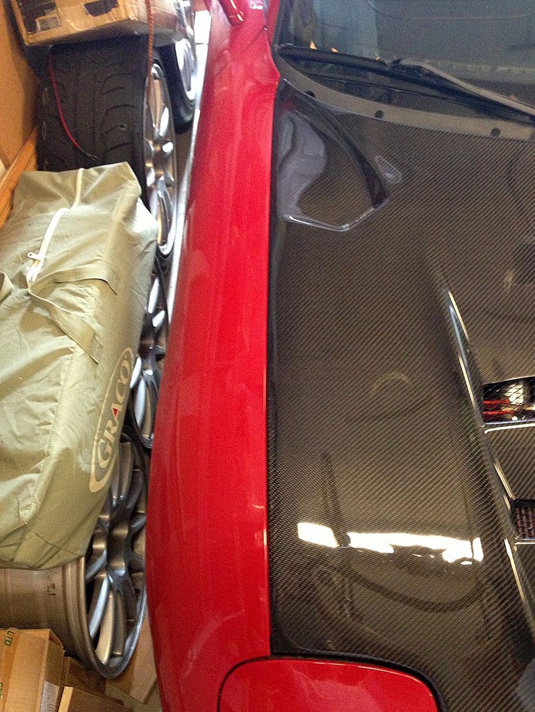 Lightweight Vented Hood for RX-7 FD – Carbon Fiber & Fiberglass