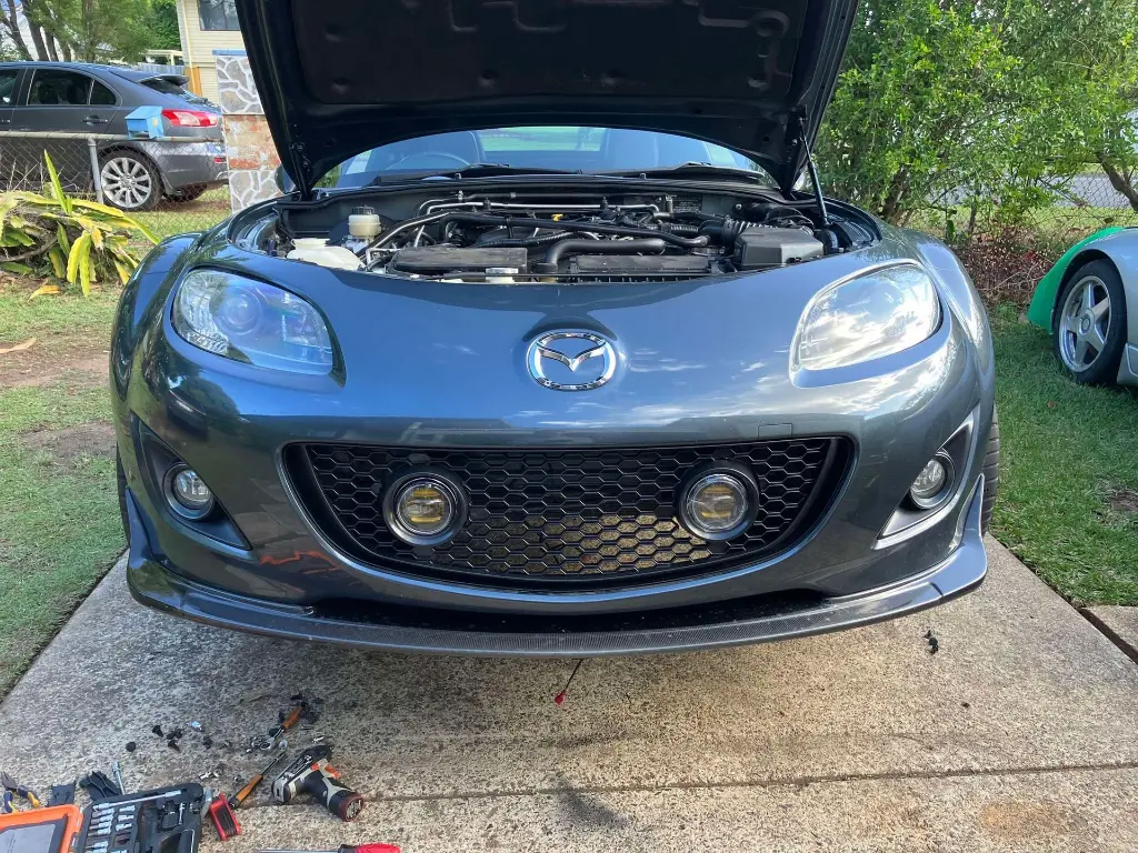 Miata NC2 Spyder Grille ze zintegrowanymi światłami LED Mazda Miata MX-5 Roadster - TopMiata